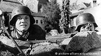 1973: Interview mit Bernhard Wicki | Schauspieler im Gespräch | DW | 11 ...