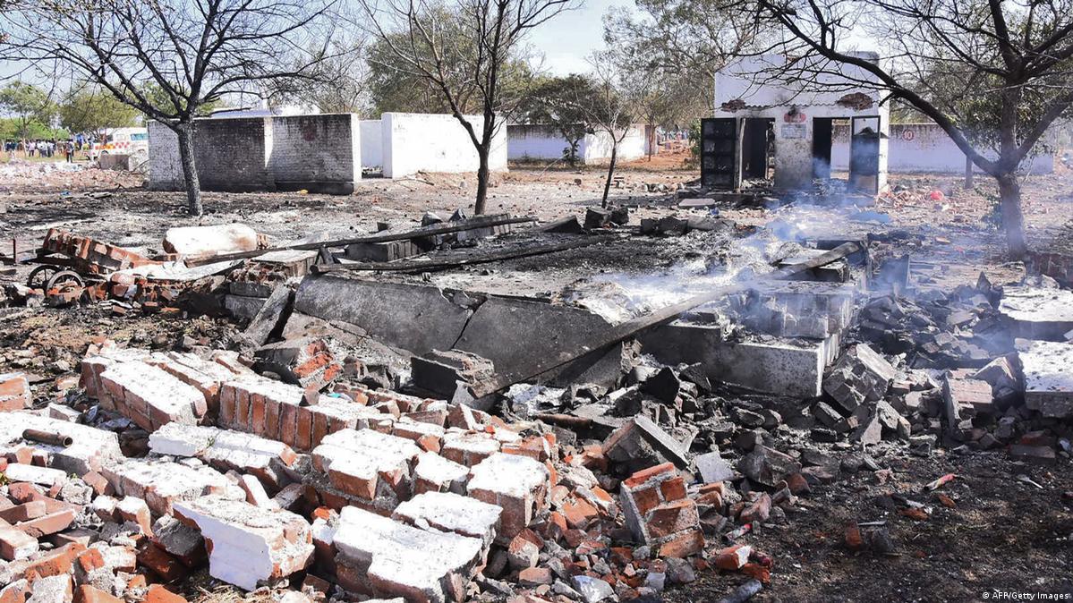 India: Fireworks factory explosion kills at least 19 – DW – 02/13/2021