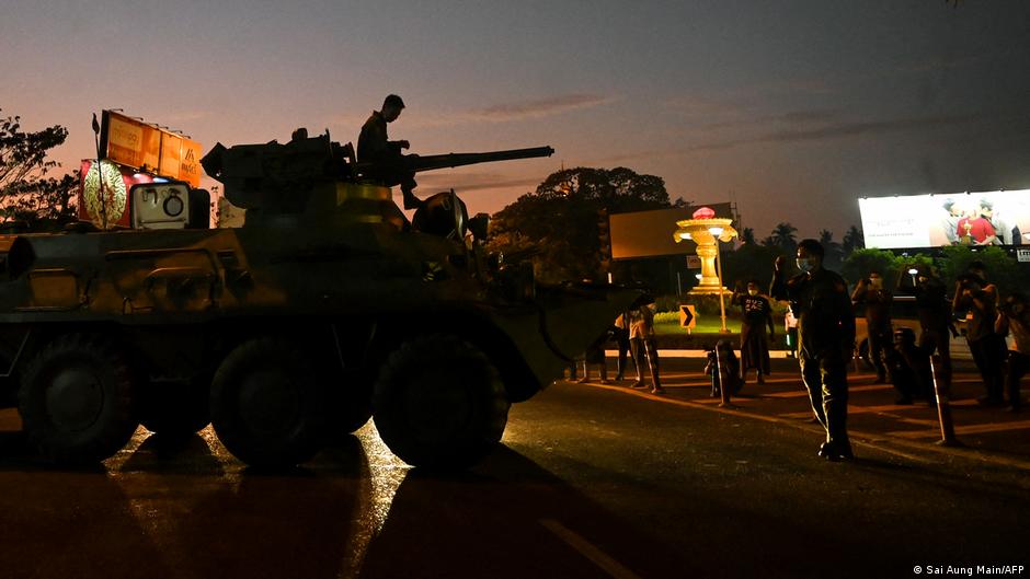 Panzer auf den Straßen von Rangun – DW – 15.02.2021