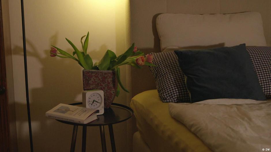 Top tips for a good night’s sleep – DW – 03/05/2021