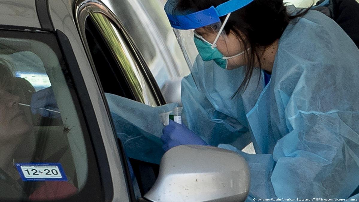 Texas lifts mask mandate despite COVID warnings – DW – 03/03/2021