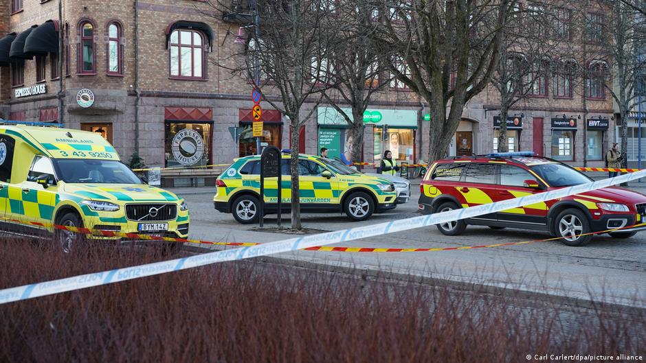 Swedish police probe ax attack as 'terror crime' – DW – 03/03/2021