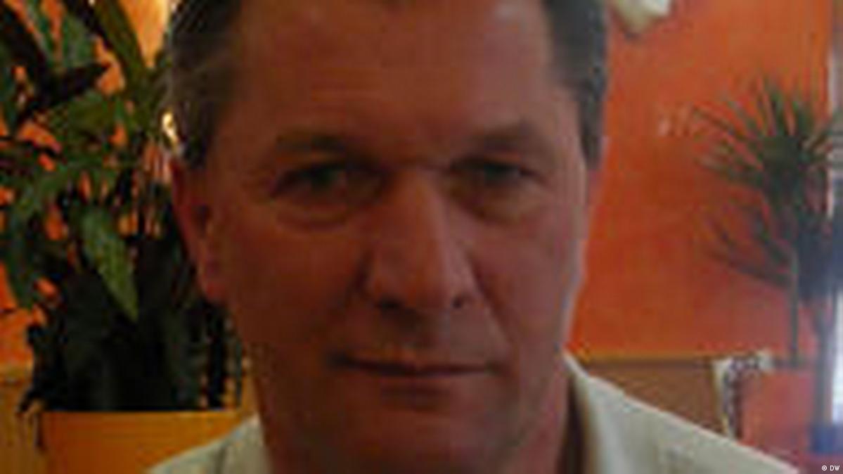 Waldemar Podolski kibicuje Lukasowi – DW – 15.06.2010