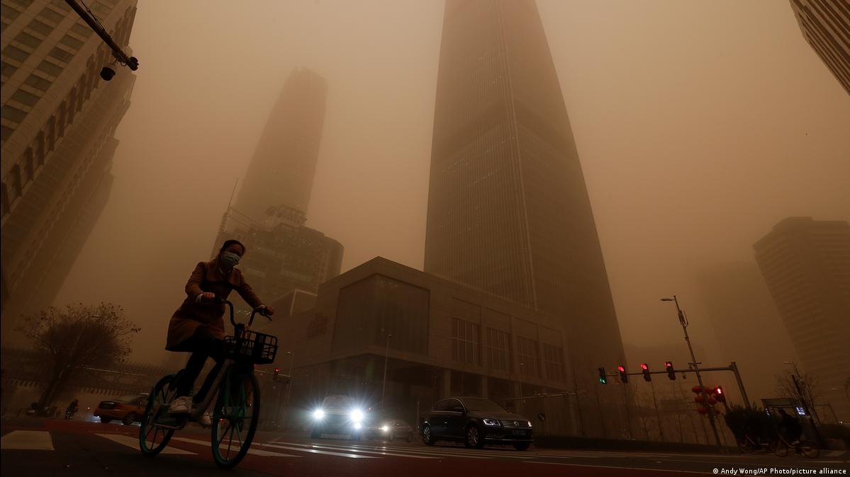 Beijing hit by worst sandstorm in a decade – DW – 03/15/2021