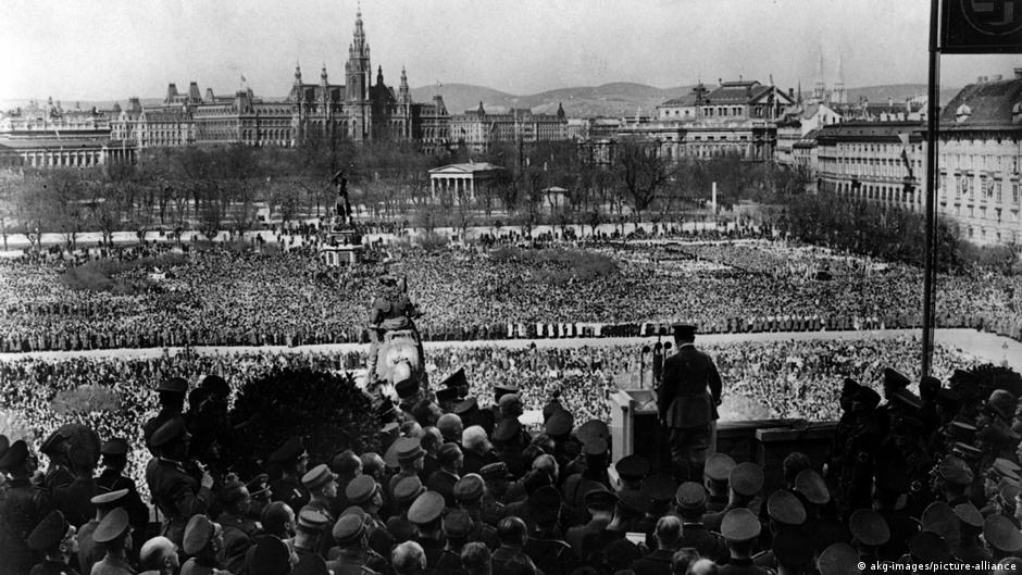 Should the 'Hitler balcony' open to the public? – DW – 03/17/2021