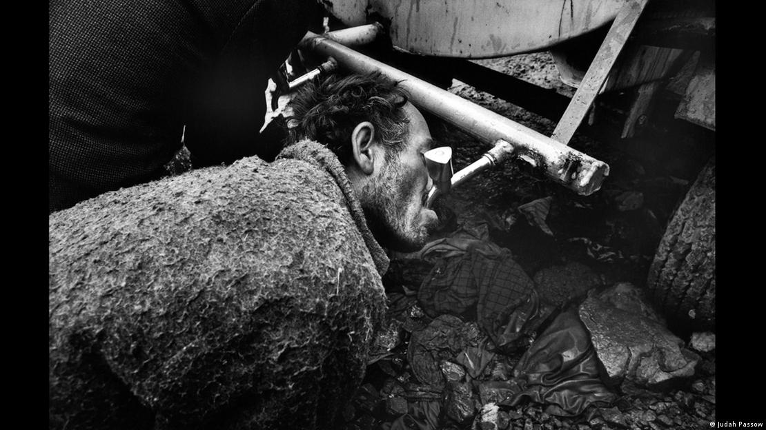 Capturing conflict: Photography and its effects