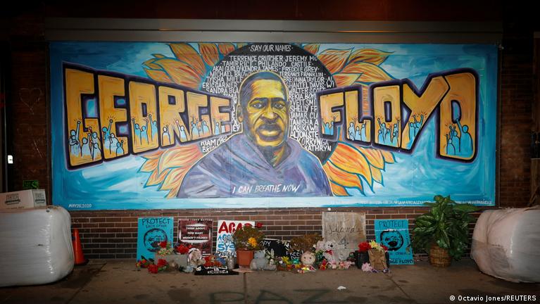 Remembering George Floyd through street art – DW – 04/22/2021