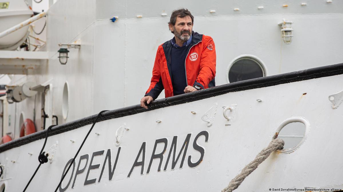 Nuevo barco de Open Arms rescata 101 migrantes – DW – 17/08/2022