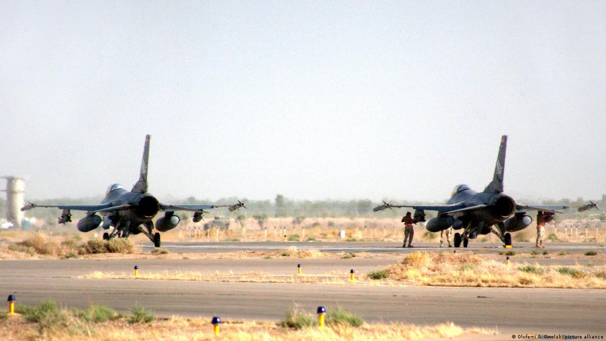 Rockets strike Iraqi air base hosting Americans