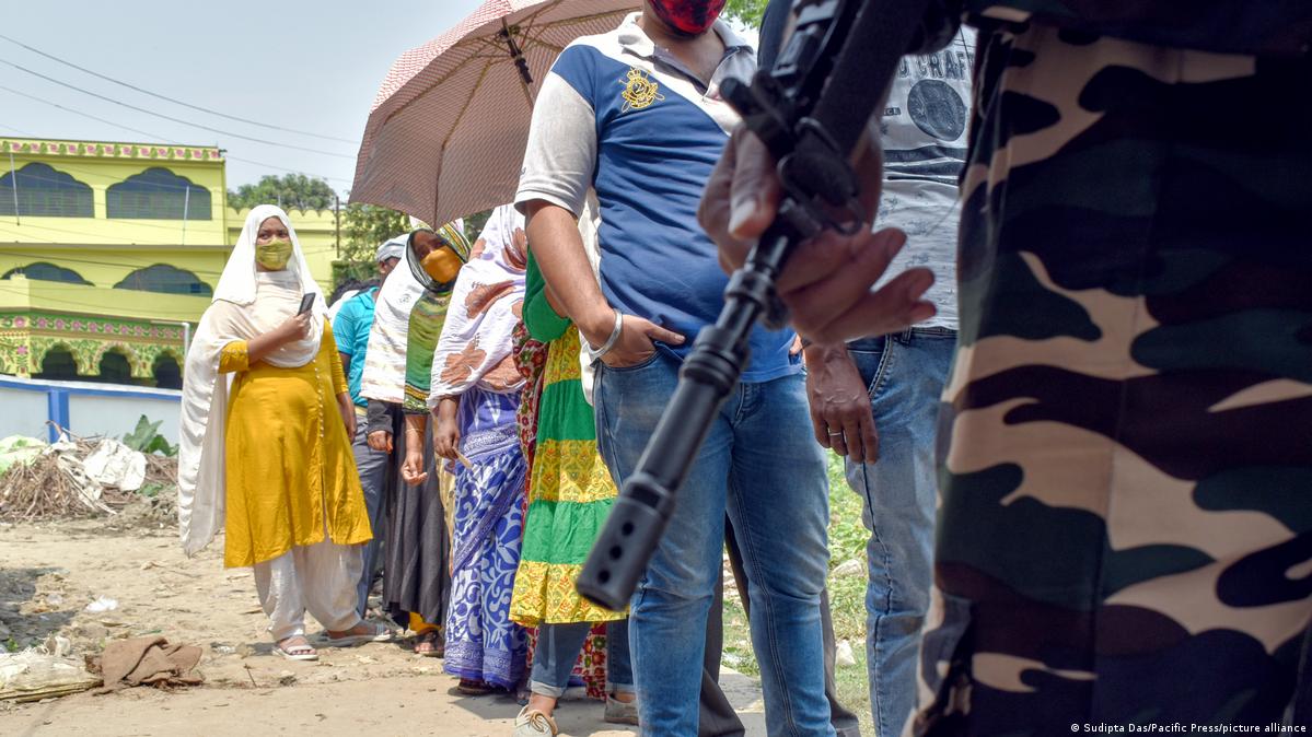 5 dead in West Bengal election violence – DW – 04/10/2021