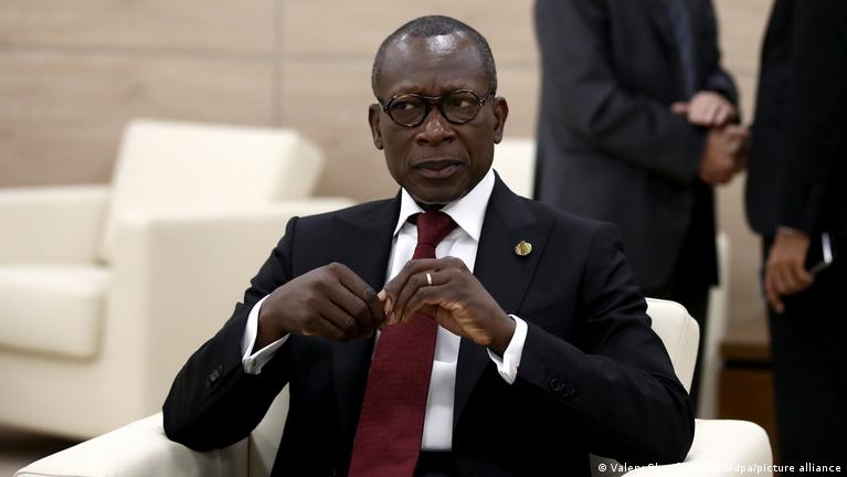 Des réactions au présumé coup d'Etat déjoué au Bénin – DW – 28/09/2024