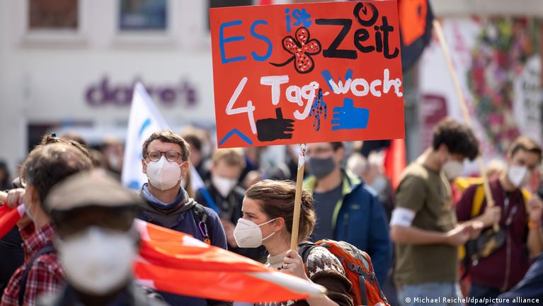 Germany explores 4-day workweek amid labor shortage