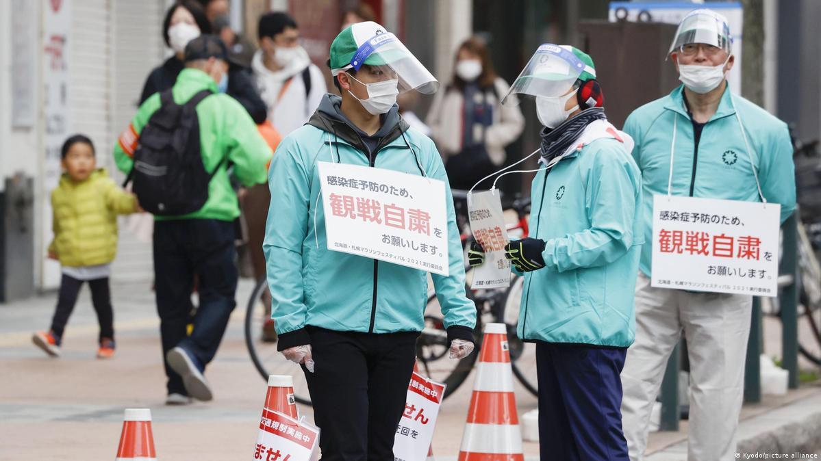Japan's coronavirus infections surge to record highs – DW – 07/30/2021