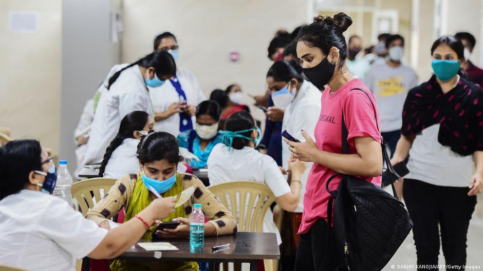 COVID: Public anger runs high in India's Uttar Pradesh state – DW – 06 ...