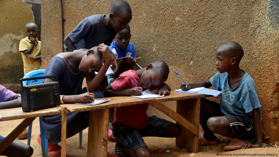 Uganda school closures hurting economic growth – DW – 10/26/2021