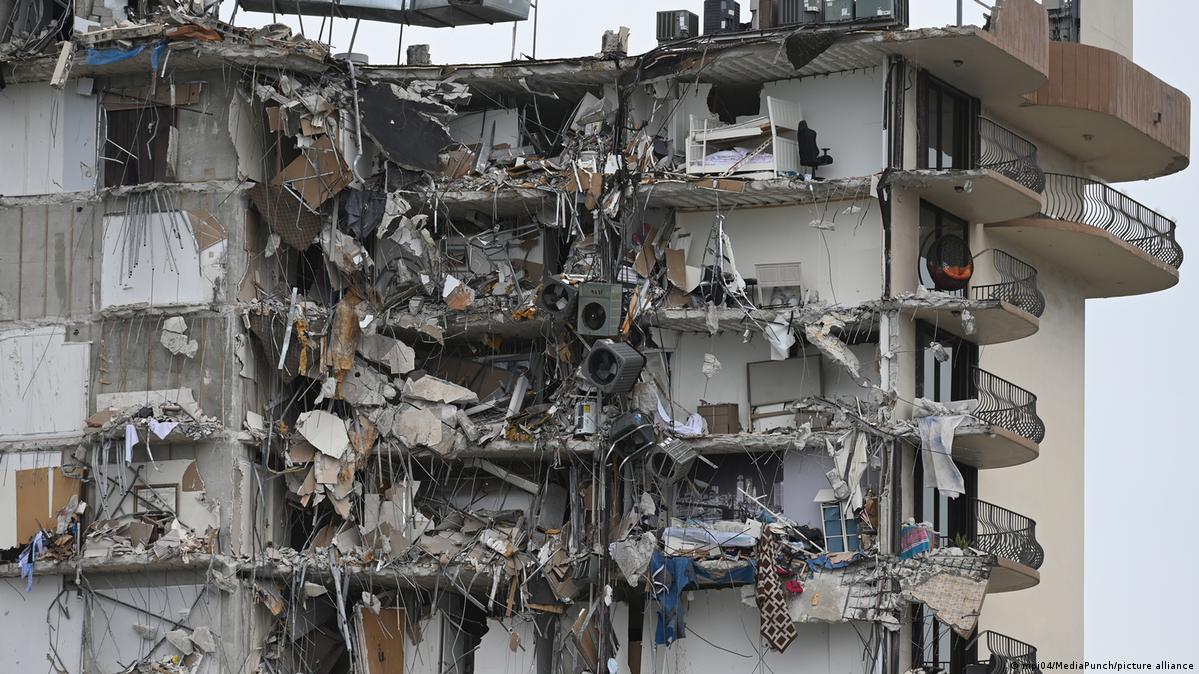 Florida building had signs of 'major structural damage' – DW – 06/26/2021