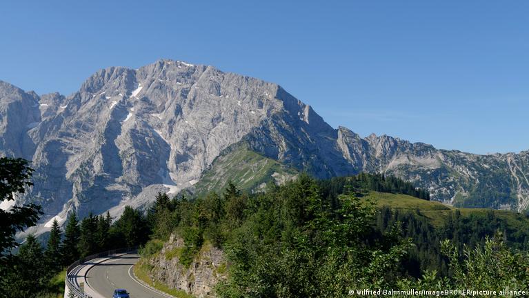 German Alpine Road: From Lake Constance to the Watzmann Mountain