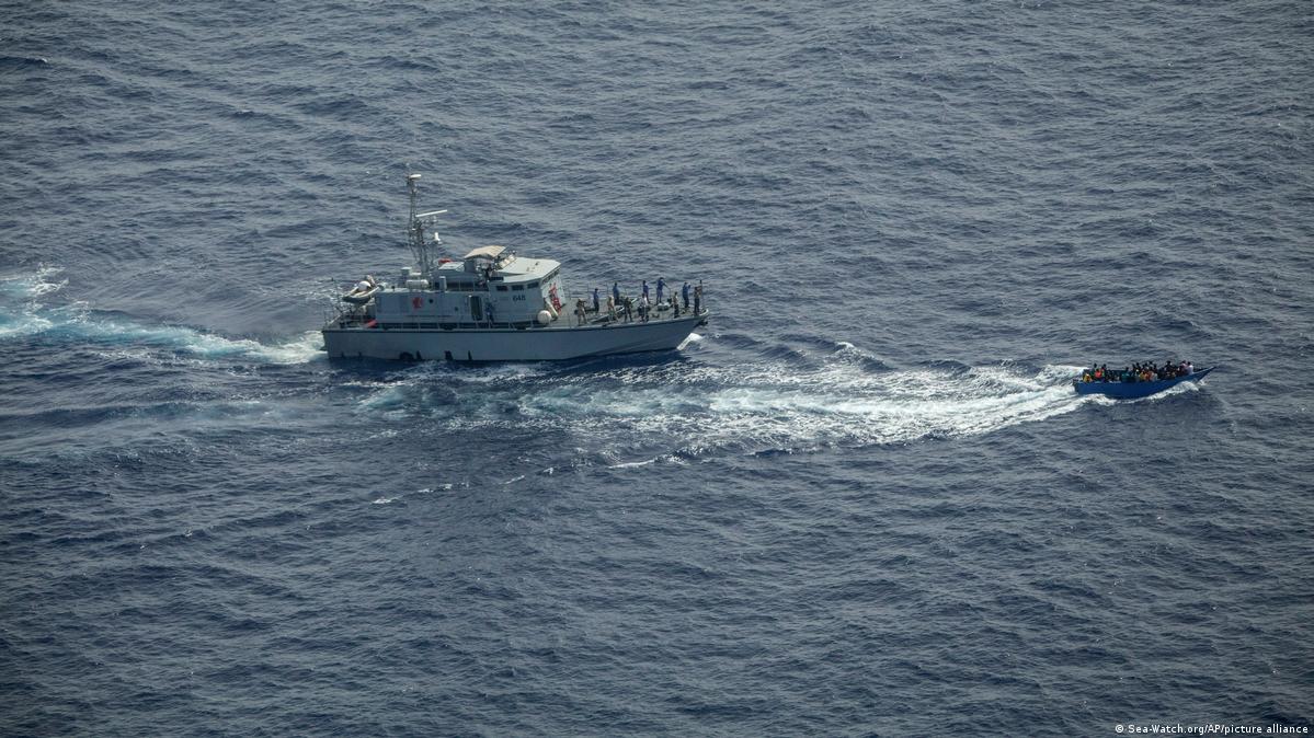 NGO accuses Libyan coast guard of shooting at migrant boat – DW – 07/01 ...