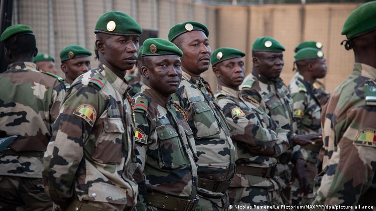 Au Mali, la police sera à nouveau militarisée – DW – 11/10/2022