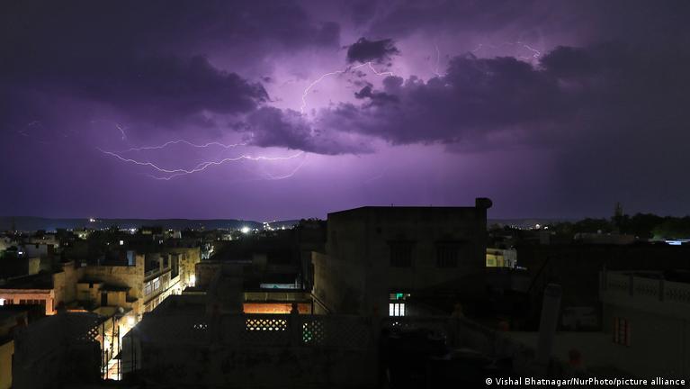 India: Lightning strikes kill at least 50 people – DW – 07/12/2021