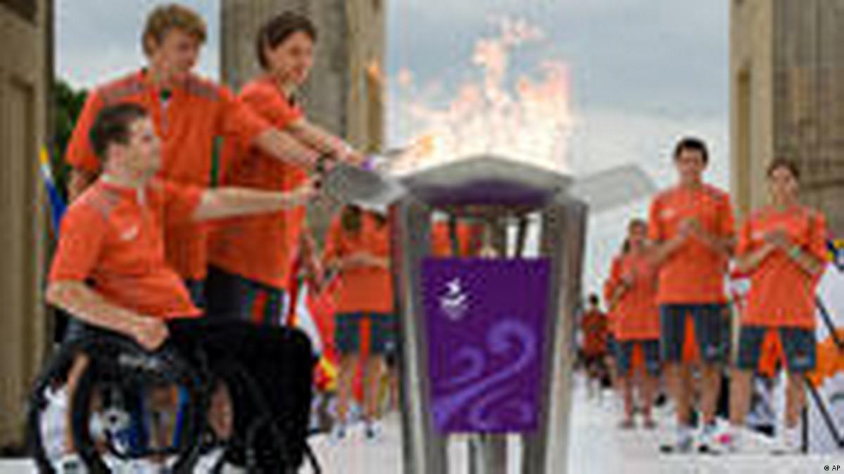 Flame of hope – DW – 07/23/2010