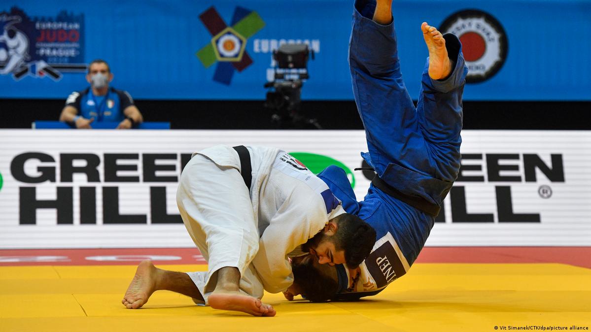 Judoca argelino renuncia para no enfrentarse a rival israelí – DW – 23 ...