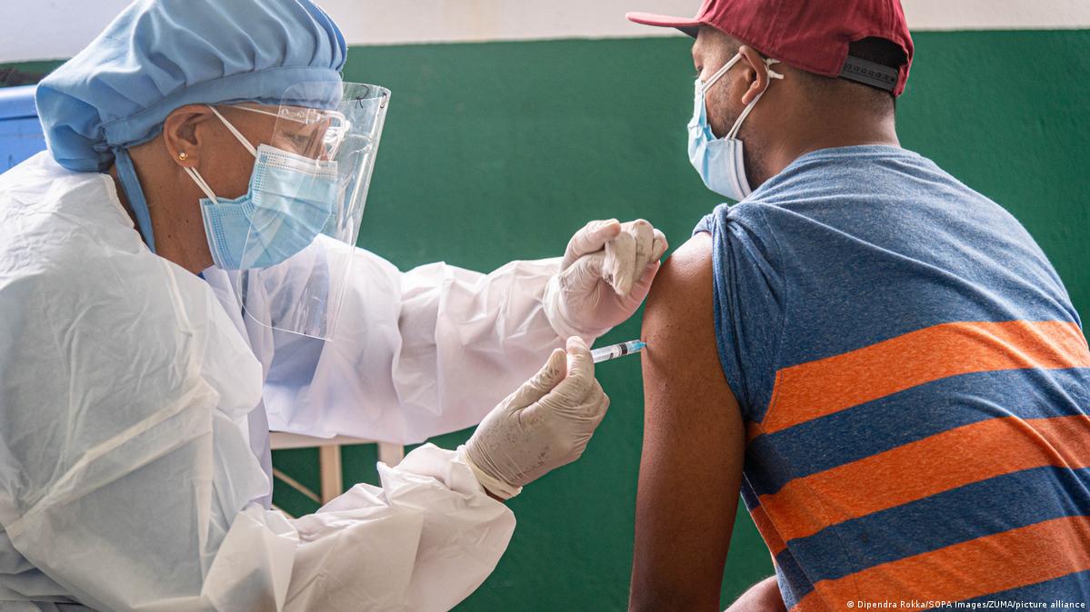 Inggris Sumbangkan 100 Juta Dosis Vaksin, Juga ke Indonesia – DW – 29. ...