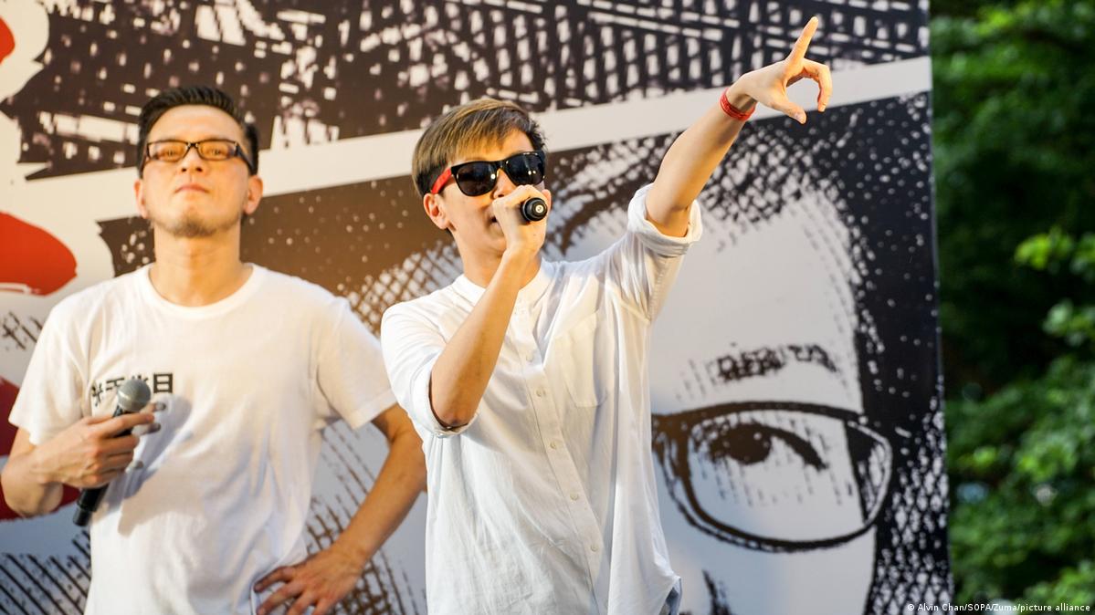 Anthony Wong: Singing the wrong song – DW – 08/02/2021