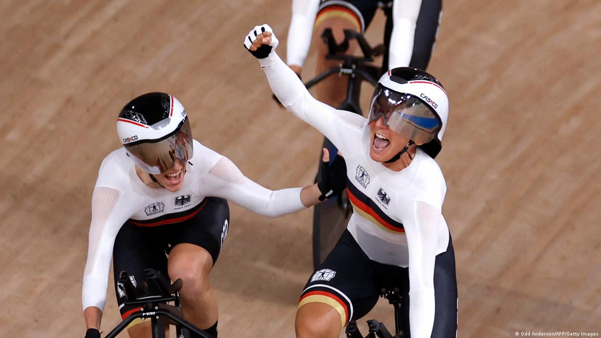 World records tumble as Germany win team pursuit – DW – 08/03/2021