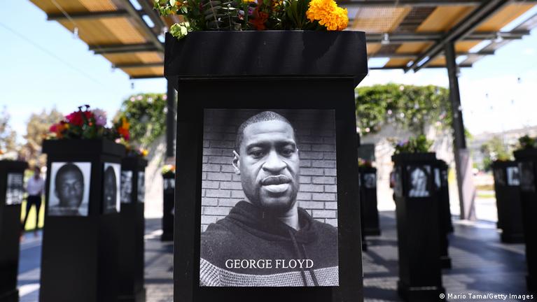 George Floyd'u öldüren polis Derek Chauvin bıçaklandı