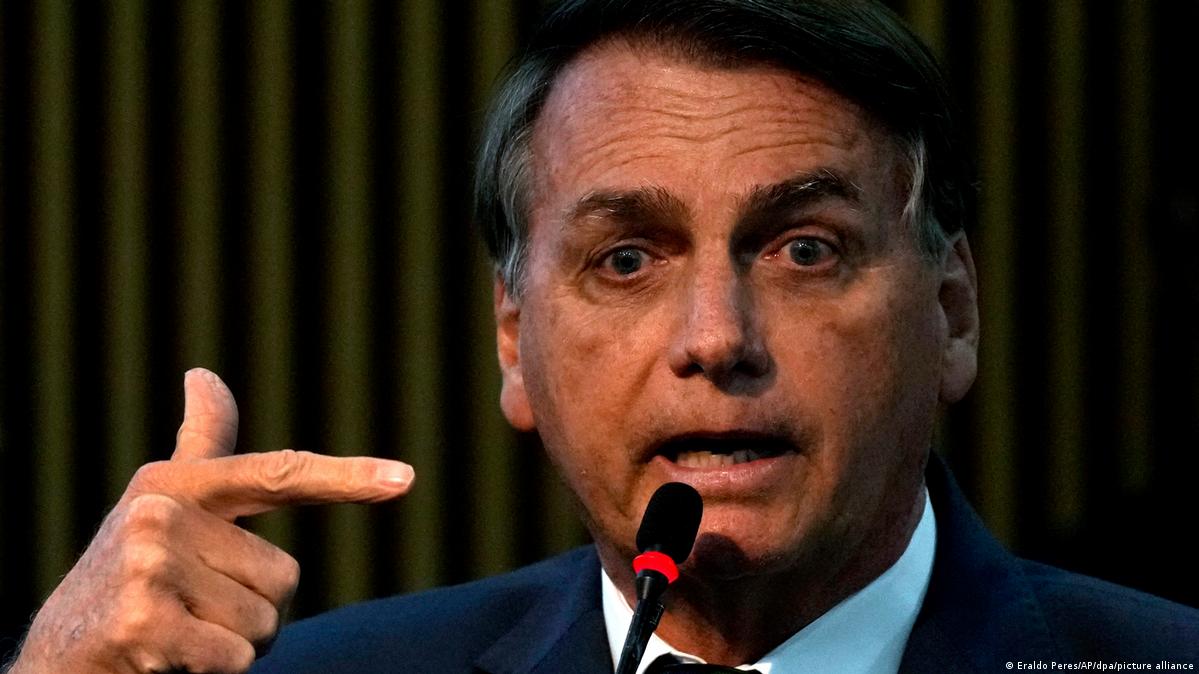 Bolsonaro bloqueou 176 perfis críticos nas redes, diz ONG – DW – 19/08/2021