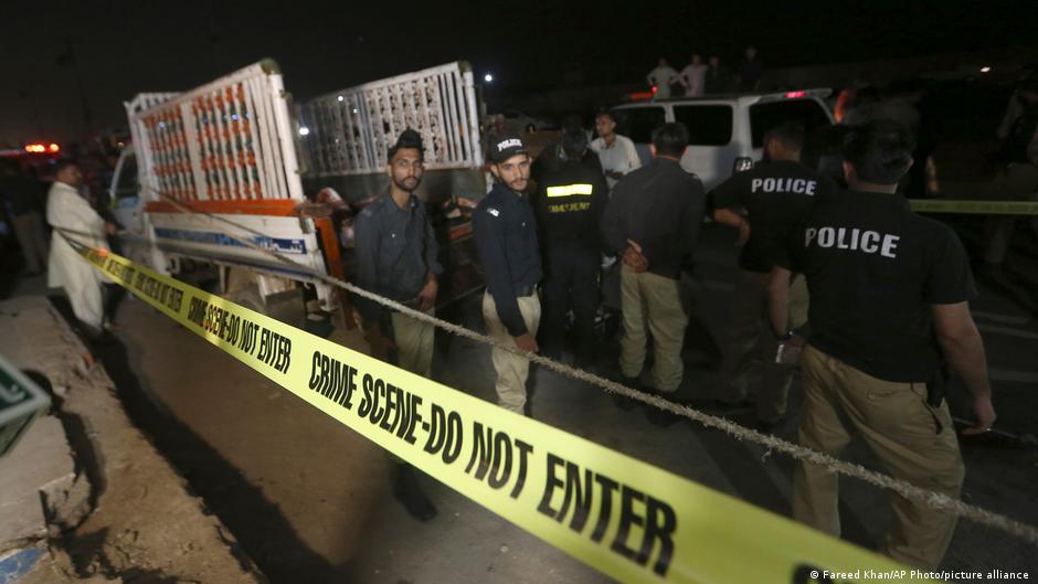 Pakistan: Grenade attack kills several, including children – DW – 08/15 ...