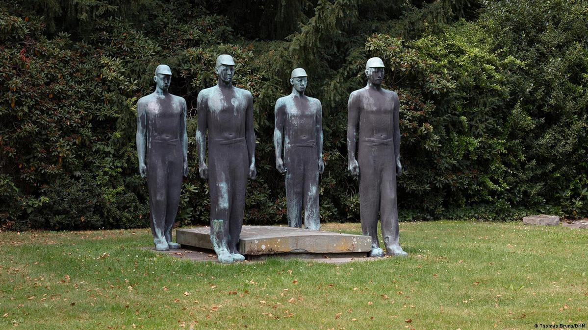 How Nazi-era artists adapted to the postwar period – DW – 08/27/2021