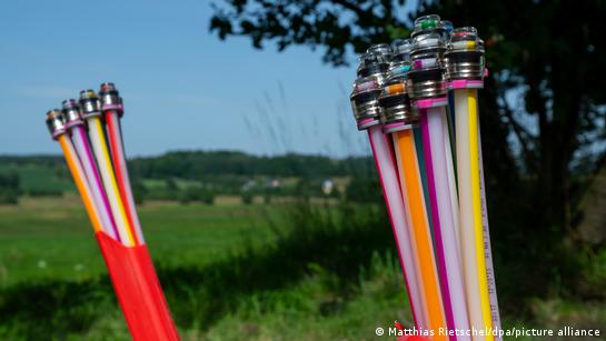 Rural Germany to see faster fiber network rollout – DW – 11/09/2021