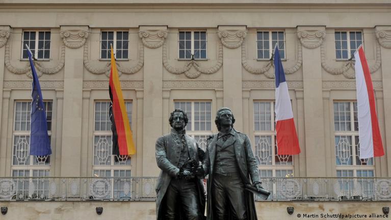 Weimar Triangle – DW