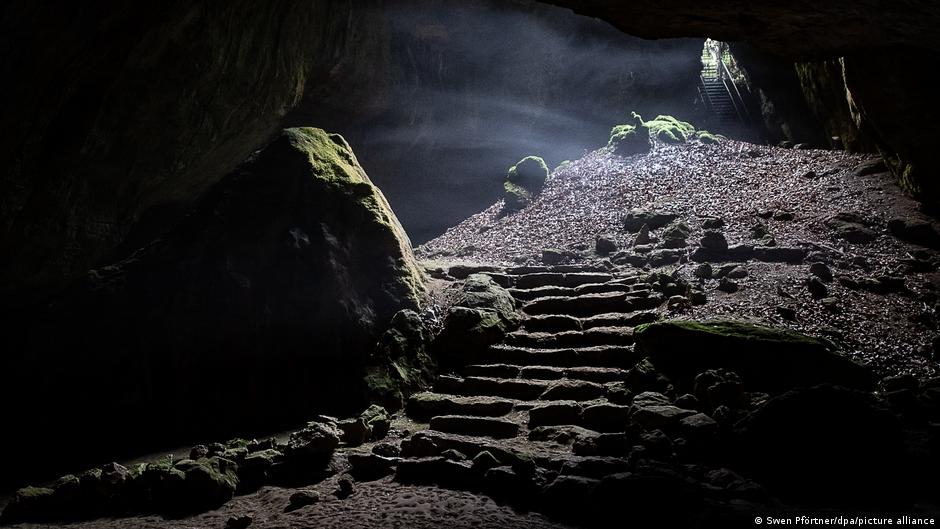 The secret of the Lichtenstein Cave