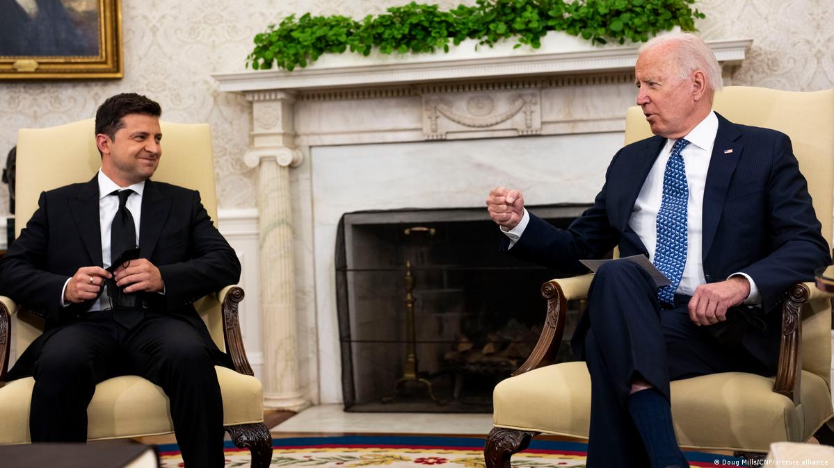 Ukraine presses US on NATO membership