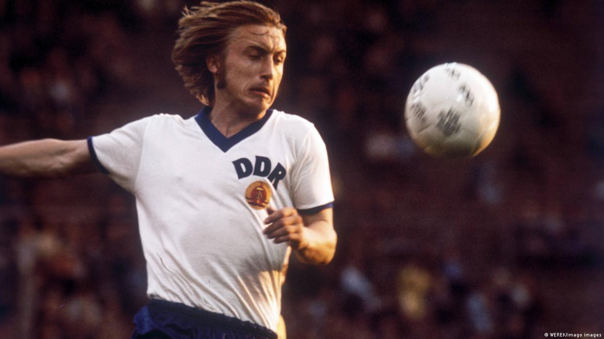 Football: East Germany's top scorer Joachim Streich dies