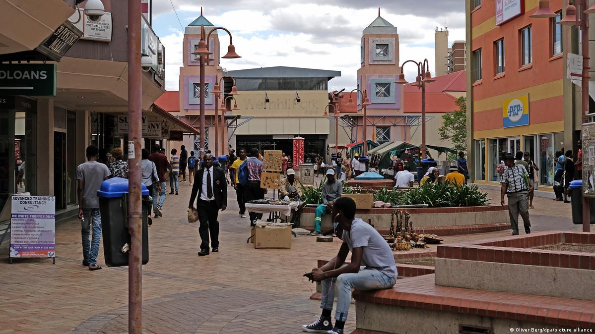 Namibia: What next after President Hage Geingob's death? – DW – 02/07/2024