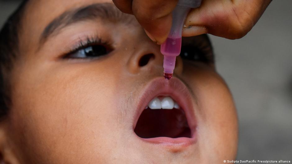 ONU acuerda con régimen talibán vacunación contra la polio – DW – 08/11 ...