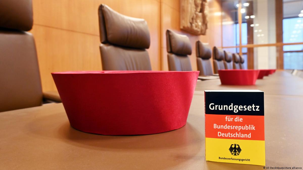 Germany's Basic Law – DW