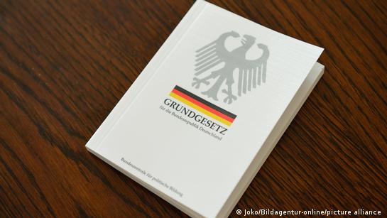 Germany's constitution and its 75-year history – DW – 05/23/2024