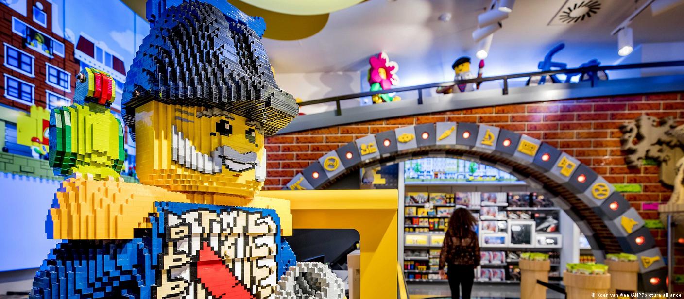 Lego Corporate Office Headquarters Contact | atelier-yuwa.ciao.jp