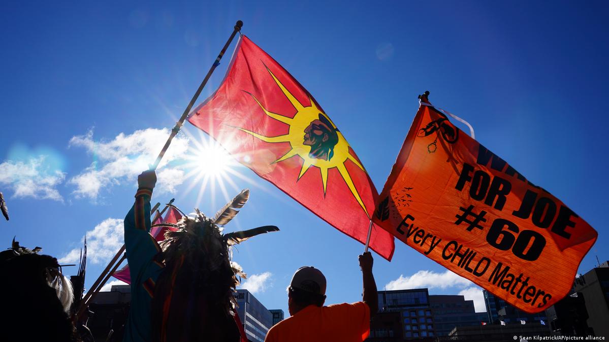 Canada honors victims of historic injustice – DW – 10/01/2021