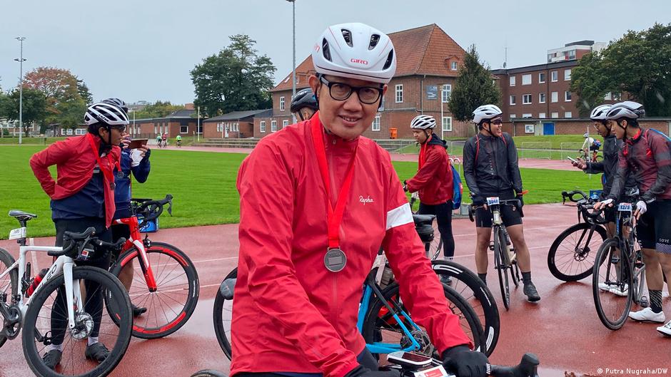 Tim Sepeda KBRI Berlin Ramaikan Balap Münsterland Giro 2021 – DW – 09. ...