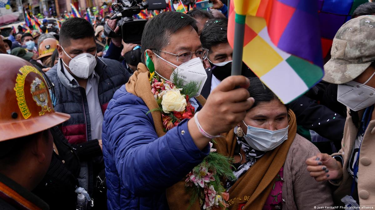 Marcha oficialista en Bolivia para apoyar al presidente – DW – 13/10/2021