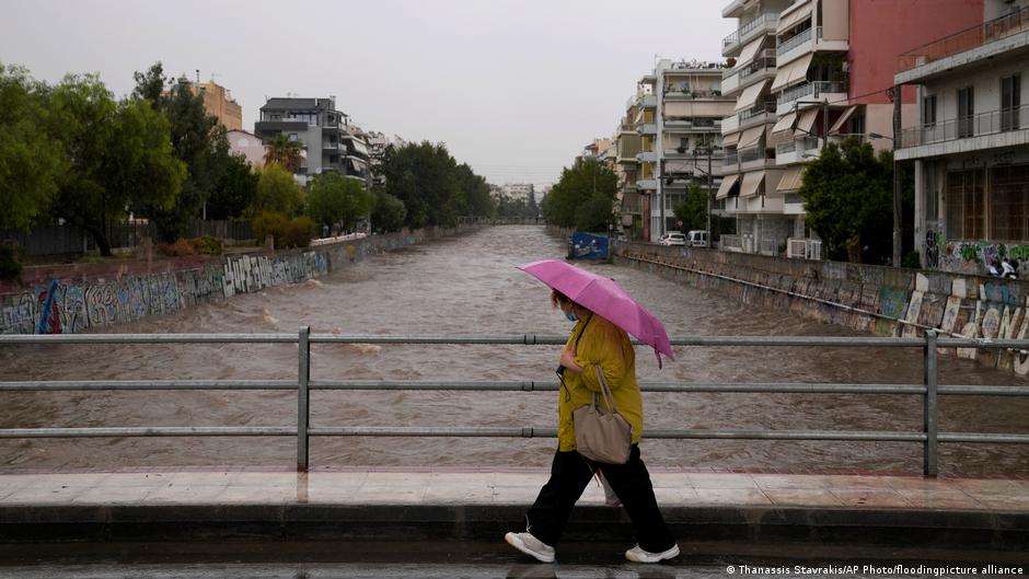 Flooding brings Greece to a standstill – DW – 10/15/2021