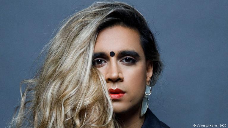 Author Vivek Shraya: ‘What I love about being Queer’ – DW – 10/22/2021