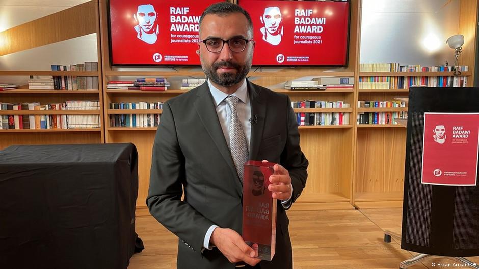 DW reporter receives Raif Badawi Award