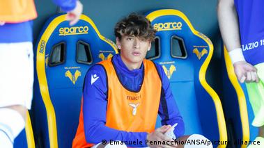 Mussolini's great-grandson rides bench for Lazio – DW – 10/24/2021